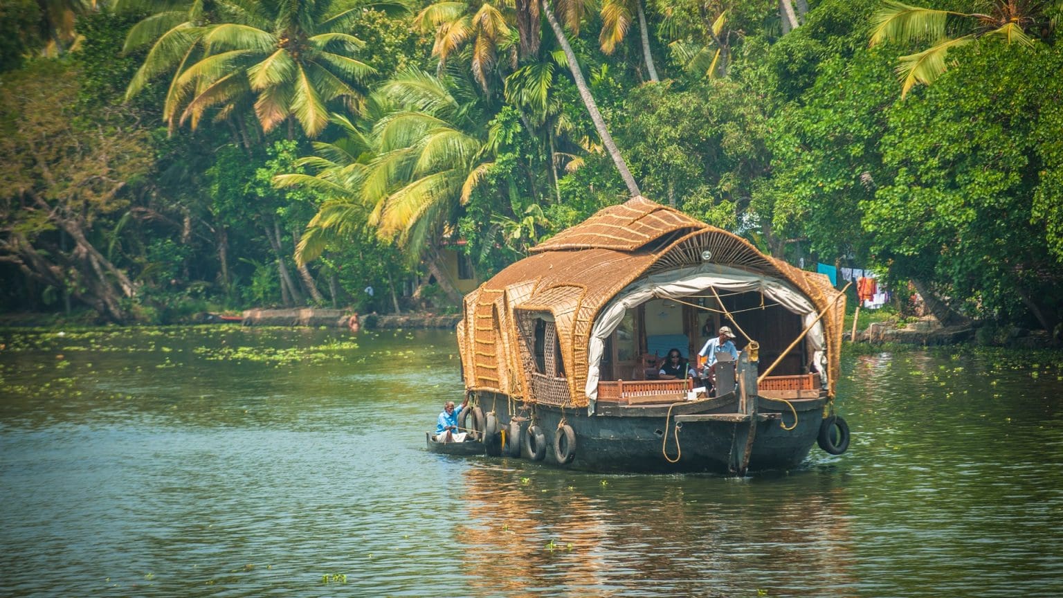 Kerala In May- Weather, Places To See, Festivals, Tips & More | Munnar ...