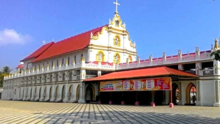 Kerala In May- Weather, Places To See, Festivals, Tips & More | Munnar ...