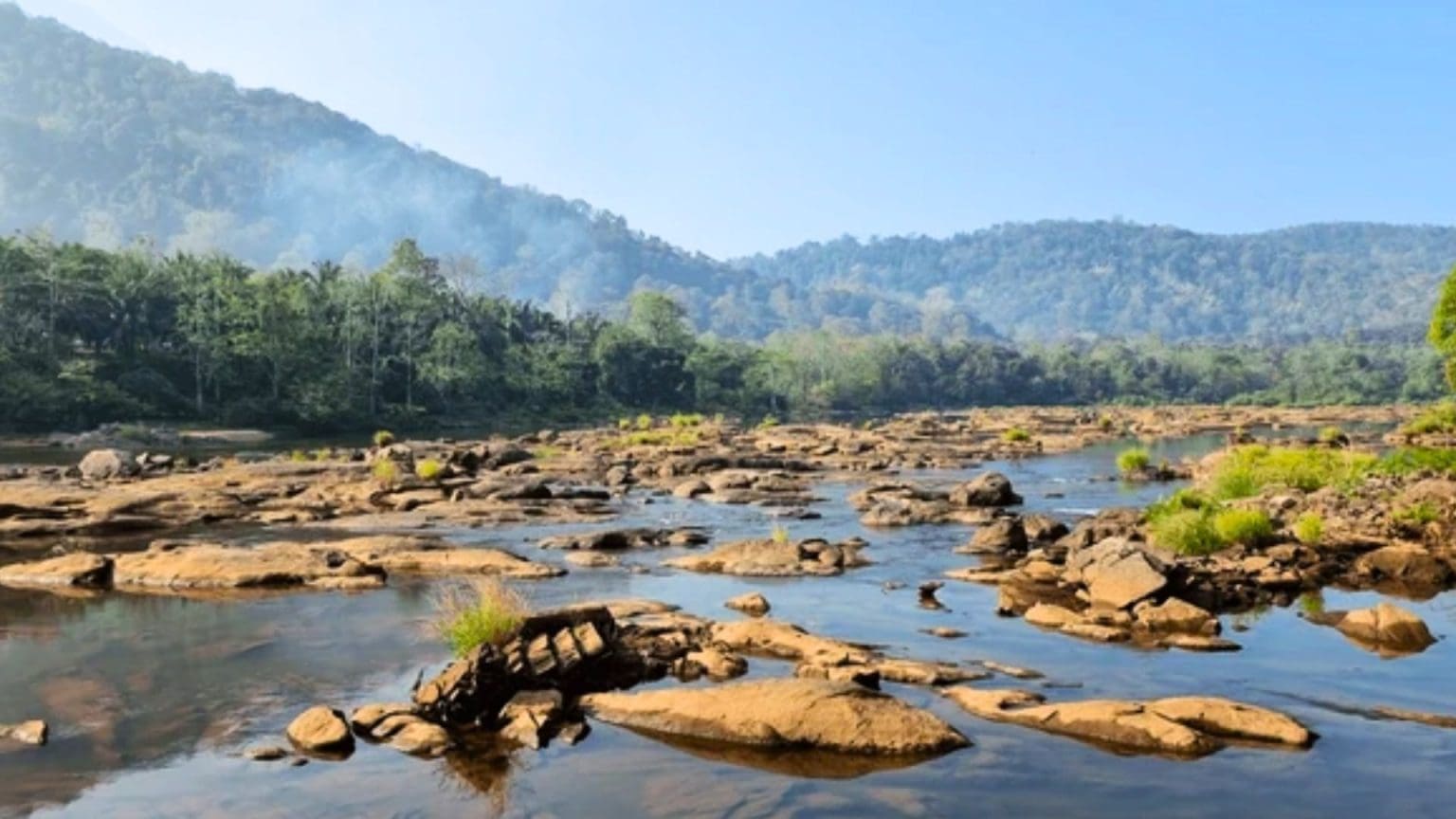 Athirapally to Munnar-Distance, Sightseeing and Routes | Munnar Insider ...